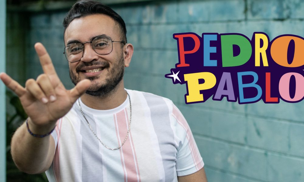 Pedro Pablo, un gay sordo que brilla como drag queen